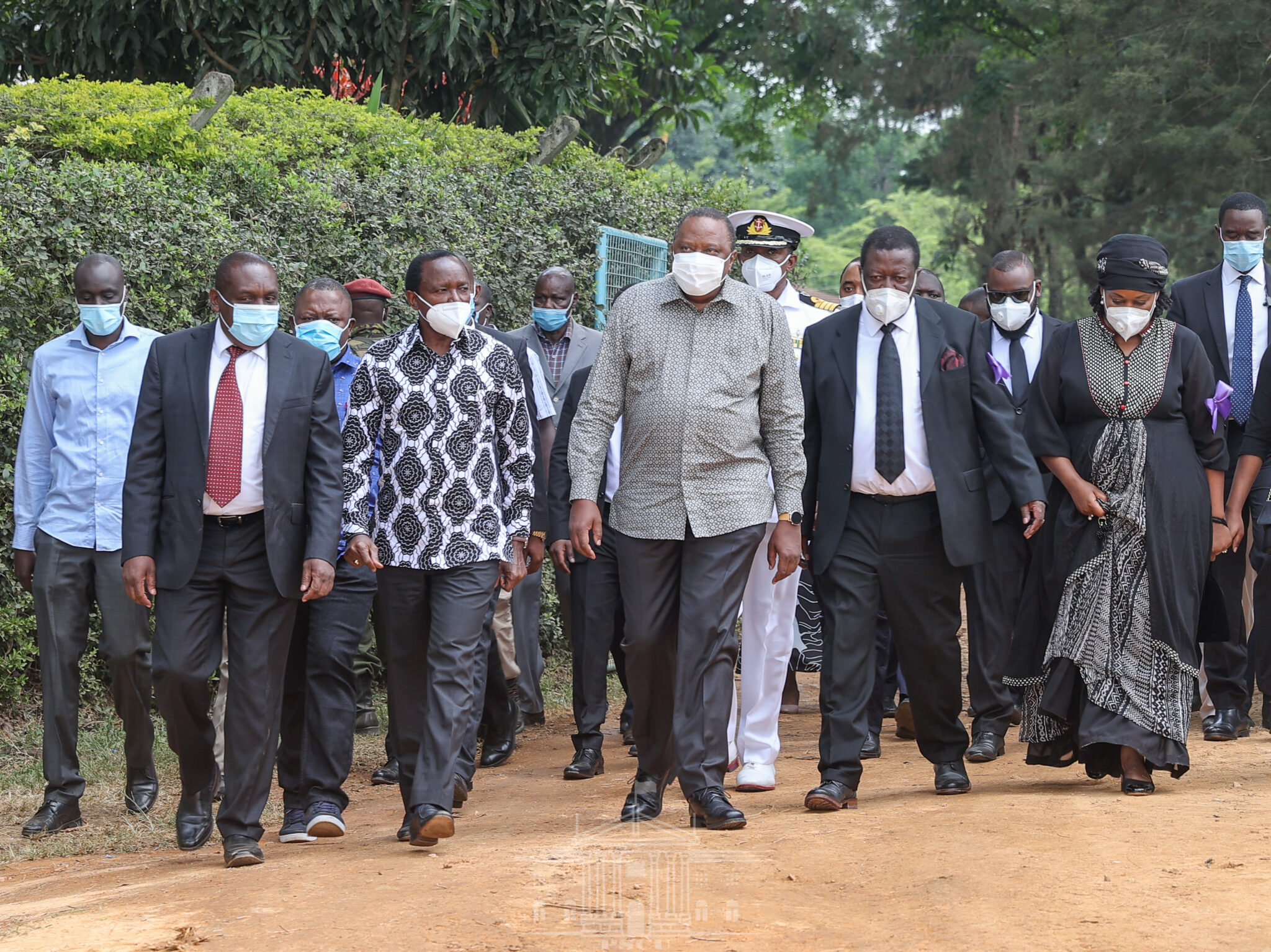 Uhuru spends night at Mudavadi's home - #iKUWEiKUWE Updates